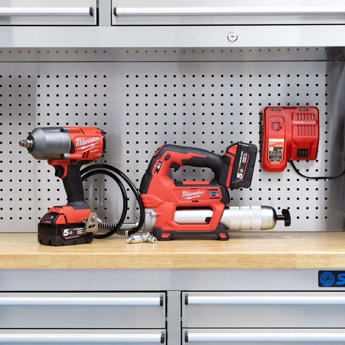 Milwaukee Impact And Grease Gun Kit at Andrea Delreal blog
